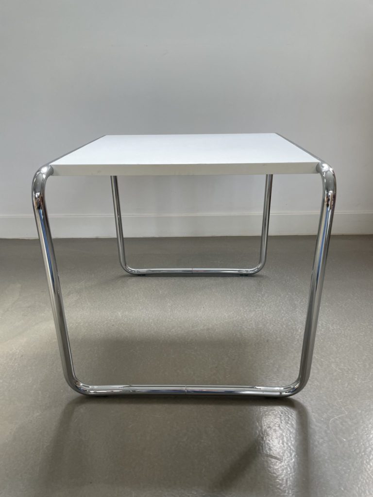 Set of "Laccio" side tables, design after Marcel Breuer