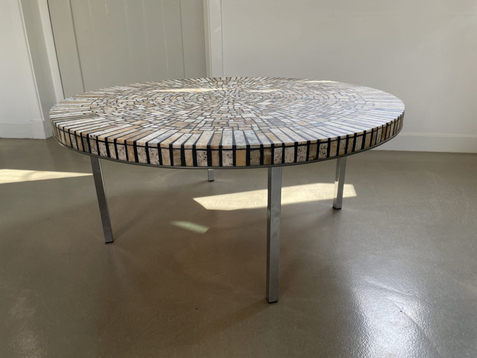 Beautiful Italian design coffee table, 60s
