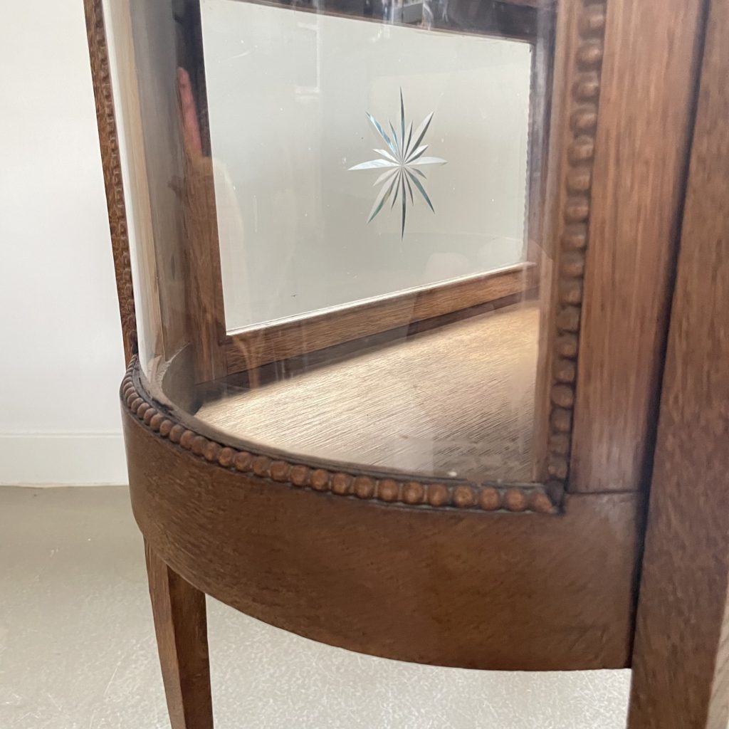 Beautiful wooden tea cabinet, first half 20th century Studio Tout