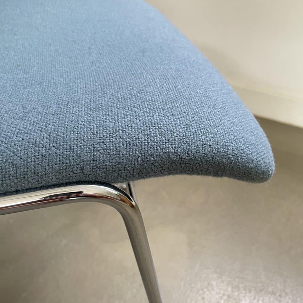 set of 4 (6 pcs available) "40/4" chairs designed by David Rowland for ...